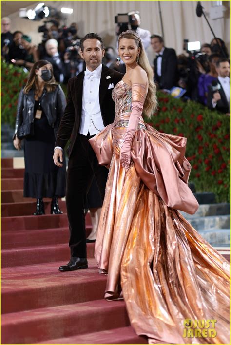 Blake Lively Reveals What She S Doing Instead Of Attending Met Gala