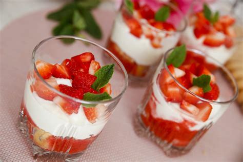 Erdbeer Tiramisu Mit Mascarpone Im Glas