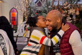 Dolly Partons Christmas On The Square Film Rezensionen De