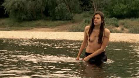 Nackte Louise Monot In The Avignon Prophecy