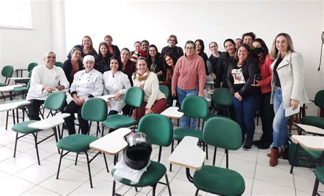 Prefeitura promove capacitação para merendeiras da rede municipal de