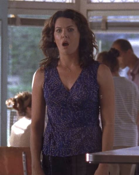 Lorelai Gilmore Gilmore Girls Outfits Lorelai Gilmore Gilmore Girls Coffee
