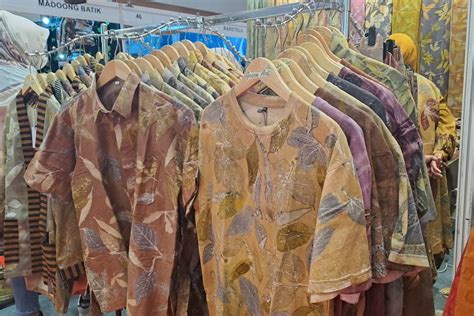 Foto Mengenal Teknik Ecoprint Pada Koleksi Pakaian Dan Cara Pembuatannya