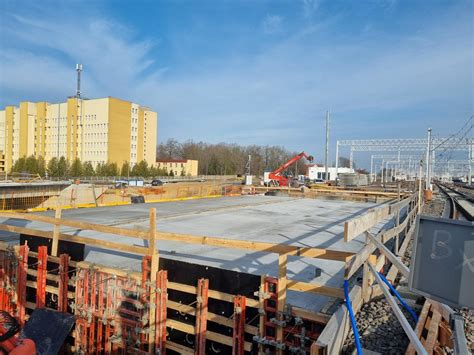 Rail Baltica postępują prace na stacji i wiaduktach w Ełku