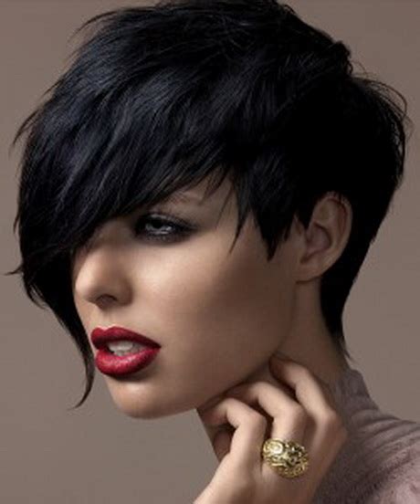 Asymmetrische kurzhaarfrisuren damen Schönheit und Stil