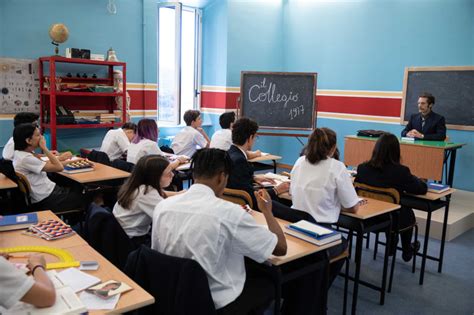 Il Collegio Torna Stasera Su Rai Due