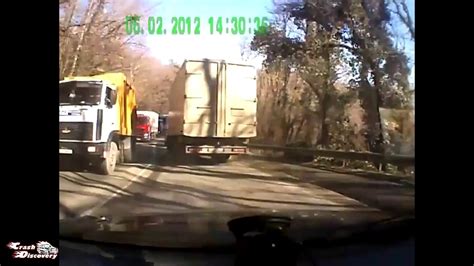 Les Pires Accidents De Camion Et Voiture Grosse Compilation De Crash