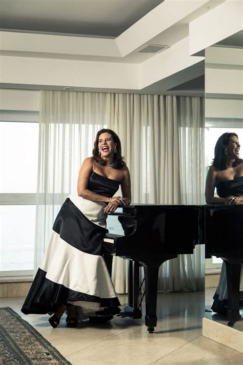 Narcisa Tamborindeguy Abre Apartamento Para Dar Festa Para Ver Show De
