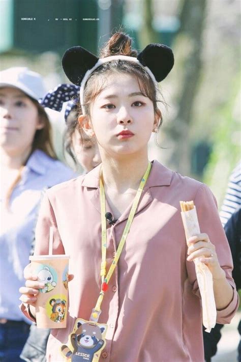 Pin Oleh Axylla X Di Red Velvet Gadis Korea Beludru Merah Selebriti