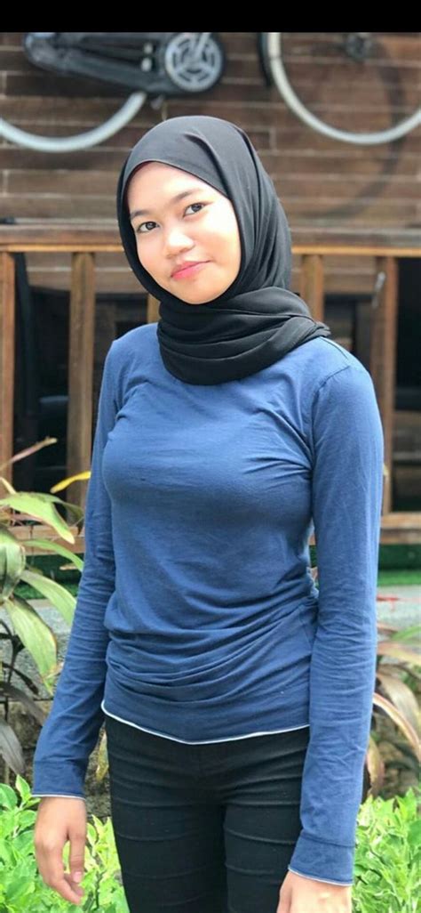 Pin By Daniel Mus On Muslim Girls Muslim Women Hijab Arab Girls Hijab Beautiful Muslim Women