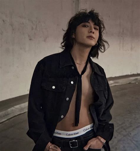 Jungkook de BTS enloquece a fans con la nueva campaña de género fluido