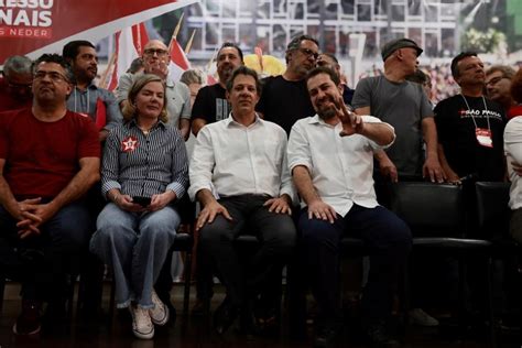 PT oficializa apoio a Boulos para disputar a prefeitura de São Paulo em