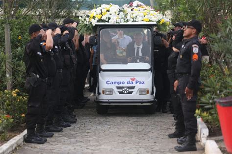 Corpo de sargento da PM morto em acidente na 28 de Março é sepultado