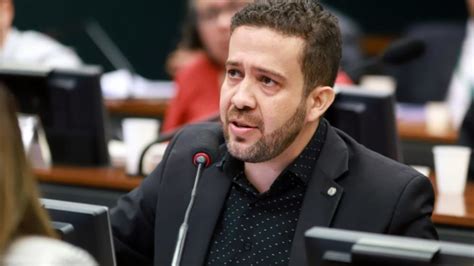 STF aceita queixa crime de Bolsonaro contra Janones por injúria
