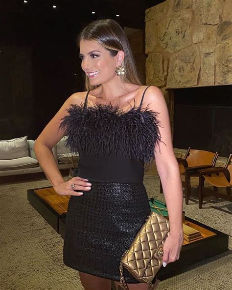 Ariane C Novas Instagram Plumas Tweed Cloudeoficial