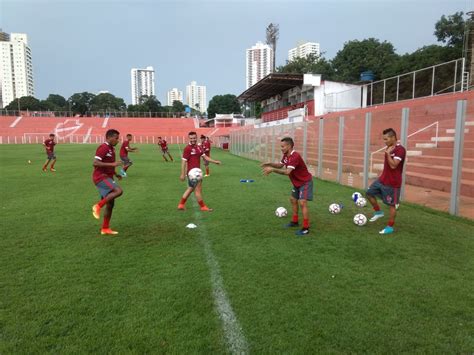 Vila Se Reapresenta Em Busca De Goleiro E Cogita Sa Da De Mois S