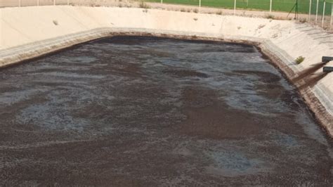 Al Descubierto Las Cubiertas De Balsas Del Con Lona Flotante