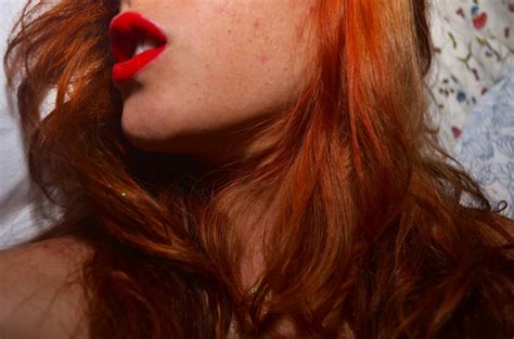 Wallpaper Menghadapi Wanita Si Rambut Merah Model Rambut Panjang