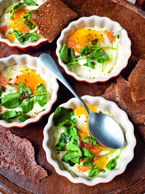 Recette oeufs cocotte à la truite fumée Marie Claire