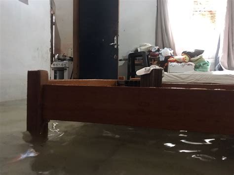 Chuva alaga ruas abre crateras e invade casas em Natal Perdi tudo é