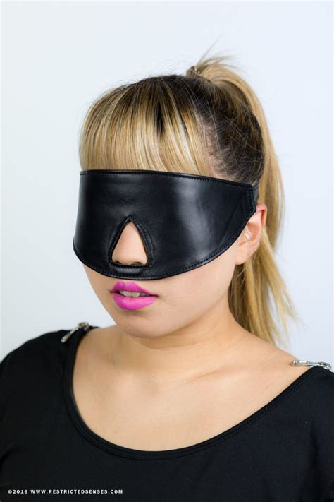 Leather Bondage Blindfold With Buckle Mature Etsy 日本