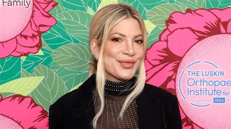 Tori Spelling évacuée durgence prise dotage chez son voisin Public
