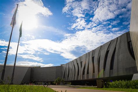 Penhora contra empresa do mesmo grupo exige desconsideração da