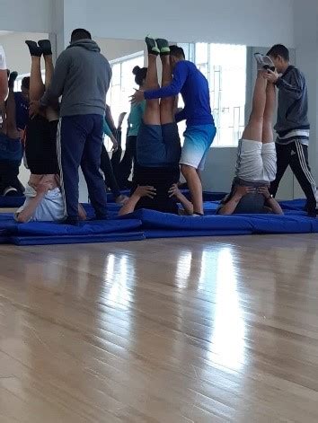 PEDAGOGÍA Y DIDÁCTICA DE LA GIMNASIA Posición de vela