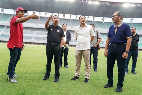 Tinjau Stadion GBT Menpora Amali Pastikan FIFA Tetap Cantumkan GBT