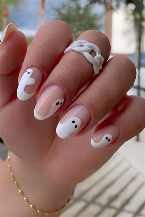 30 Cute Spooky Ghost Nails To Wear This Halloween Artofit