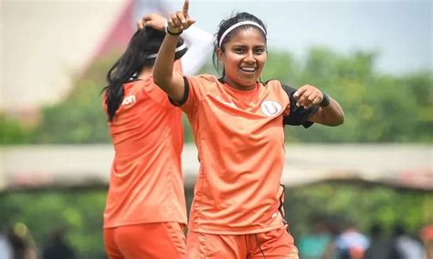 Universitario de Deportes oficializó el fichaje de María Valentín