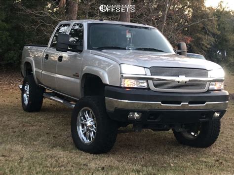 2004 Chevrolet Silverado 2500 HD Wheel Offset Slightly Aggressive