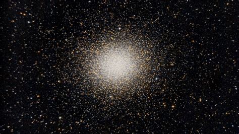 Aglomerado estelar na Via Láctea é astro de foto do Observatório da