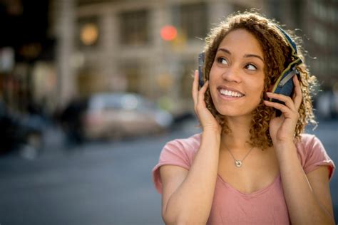 Why Everyones Talking About Talking To Women Wearing Headphones The Washington Post