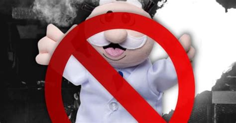 Ni Aguantan Nada Fans No Quieren Peluches Del Dr Simi En Conciertos