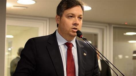 Júnior Araújo evita polemizar exonerações de aliados em Cajazeiras