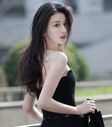 Vương Sở Nhiên Khói lửa nhân gian của tôi ngày càng xinh đẹp