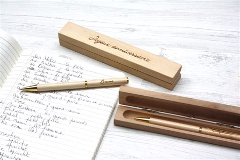 Stylo personnalisé en bois dans coffret avec double gravure cadeau