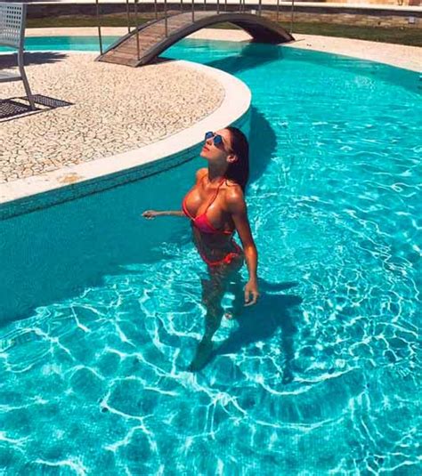 Anna Tatangelo Le Nuove Foto Super Hot Fanno Impazzire I Fan Gossip
