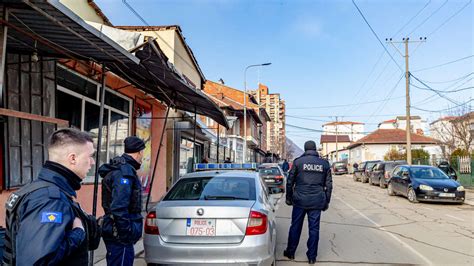 Spannungen Im Konflikt Soldat Feuert Im Kosovo Auf Serbischen Jungen