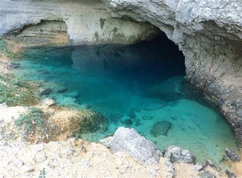 Au fil de l eau Le gouffre des mystères à Fontaine de Vaucluse