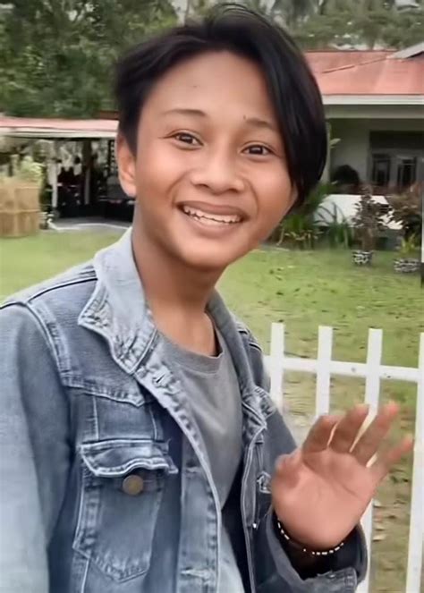Biodata Profil Fajar Sadboy Agama Tinggi Badan Mantan Pacar Umur