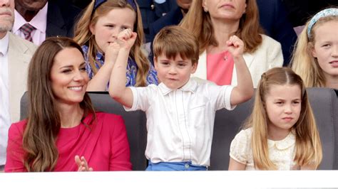 Le Prince Louis A Ans Kate Et William D Voilent D Adorables Photos
