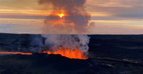 Impresionantes imágenes de la erupción del volcán Mauna Loa de Hawái