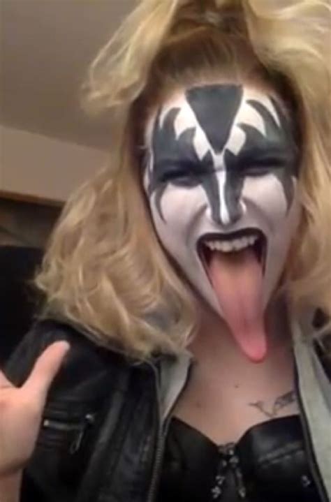 Pin De Sydney Laider En Long Tongues Ojos Besos