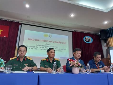Họp báo về tin đồn nữ sinh Trường HUFLIT bị xâm hại tình dục SCTV