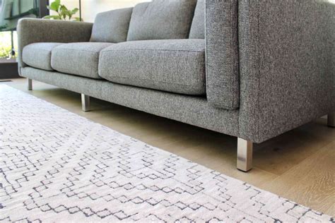 What Colour Sofa Goes With Grey Carpet And White Walls