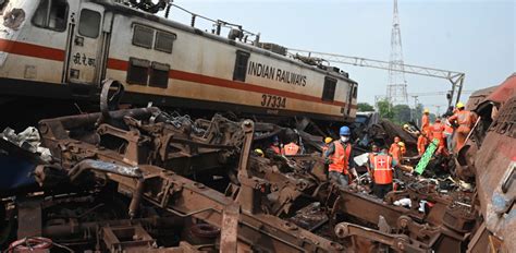 Un Choque De Trenes En India Deja Al Menos 288 Muertos Y 900 Heridos