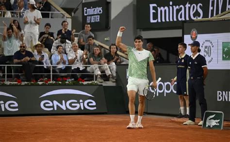 Jornal Correio Roland Garros Alcaraz Atropela Tsitsipas E Pega