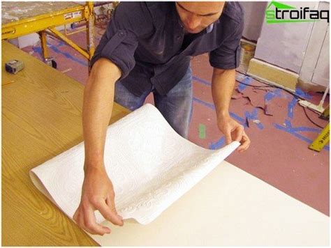 Cómo pegar papel tapiz en paneles de yeso un proceso competente es un